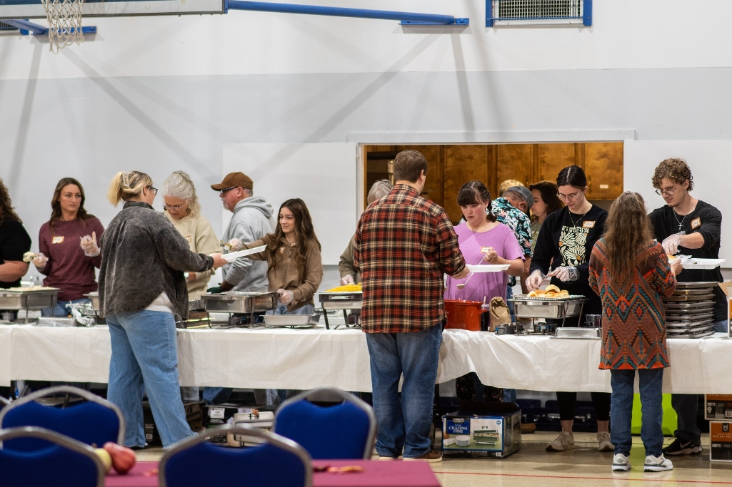 Feeding body and soul: Northwest Georgia church continues Thanksgiving ...